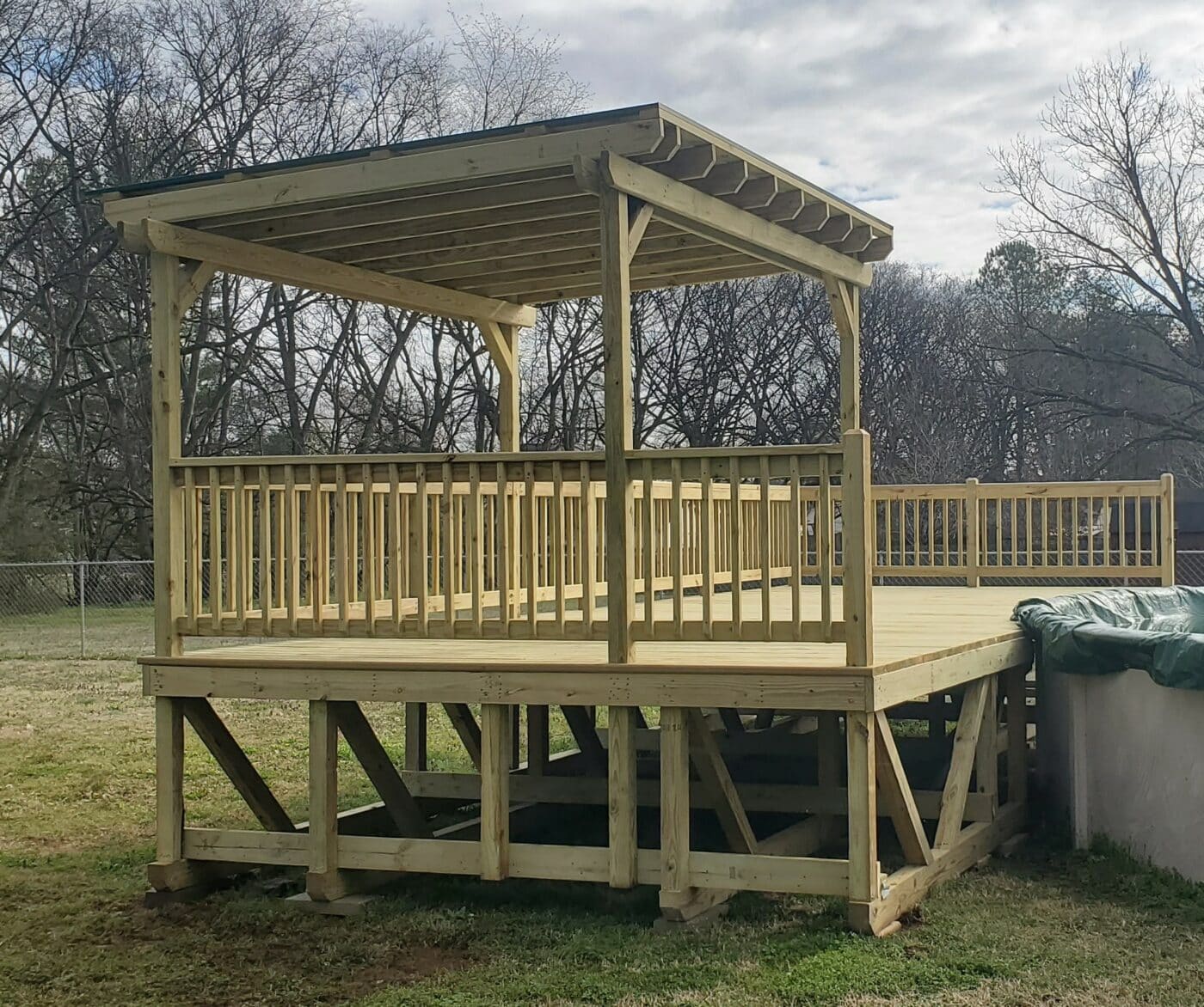 Above-Ground Pool Decks in North Tennessee | EshCo Portable